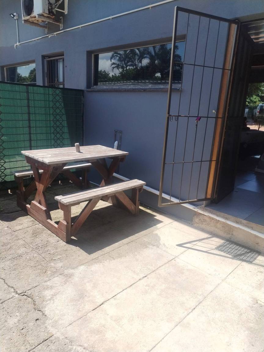 30 M² Studio Flat ∙ 1 Bedroom ∙ 5 Guests - Amanzimtoti