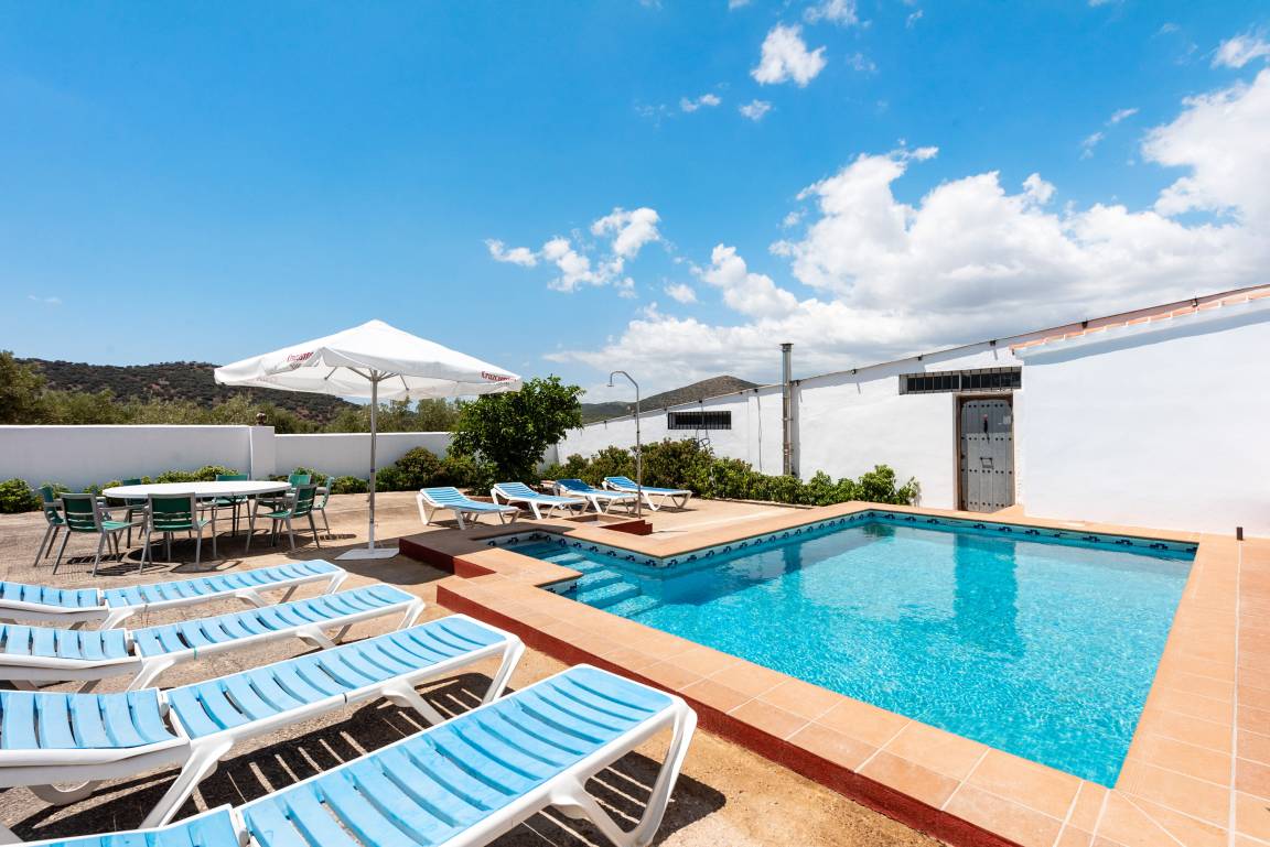 258 M² Huis ∙ 5 Slaapkamers ∙ 13 Gasten - Archidona