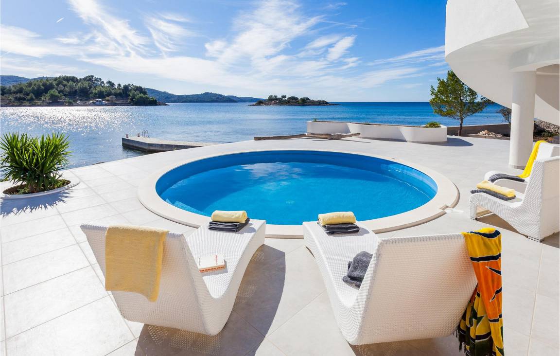 330 M² Ferienhaus ∙ 4 Schlafzimmer ∙ 8 Gäste - Vela Luka
