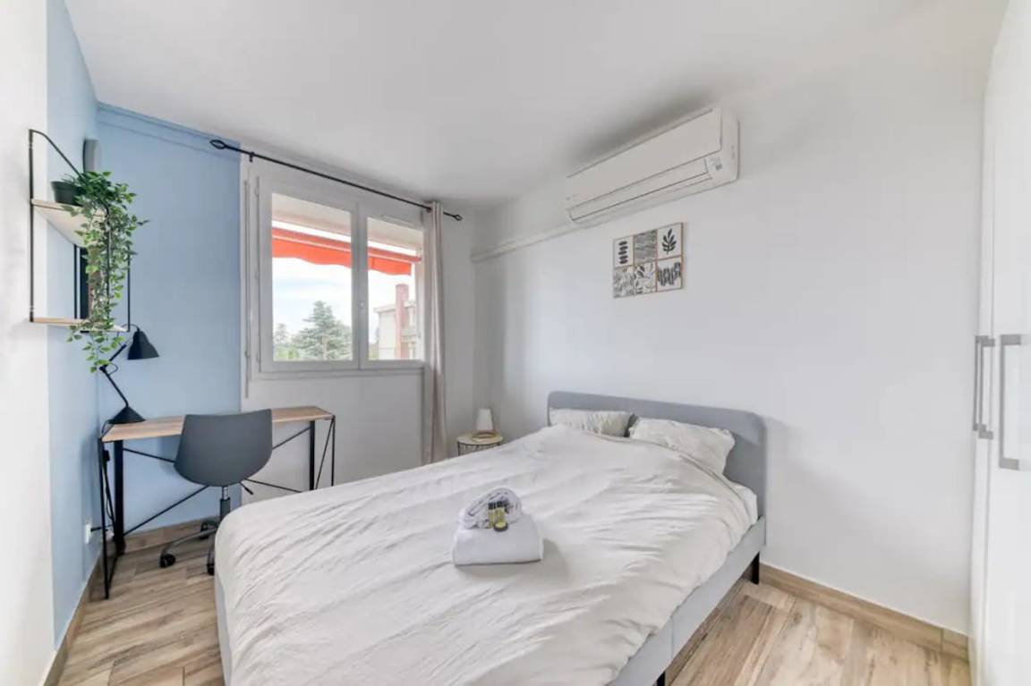 76 M² Chambre Privée ∙ 1 Chambre ∙ 1 Personne - Écully