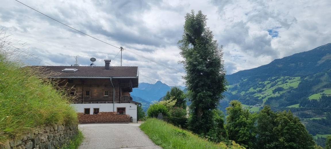 140 M² Ferienwohnung ∙ 4 Schlafzimmer ∙ 8 Gäste - Zillertal