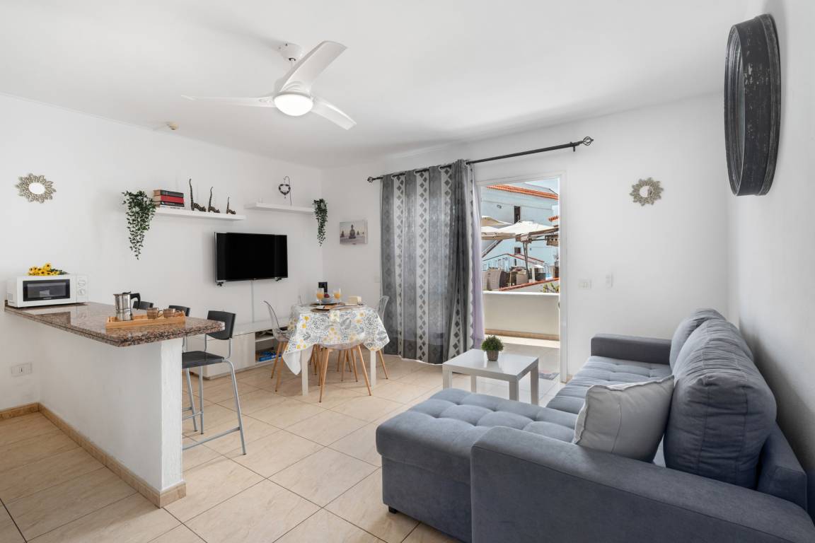 85 M² Apartamento ∙ 2 Habitaciones ∙ 4 Huéspedes - Los Cristianos