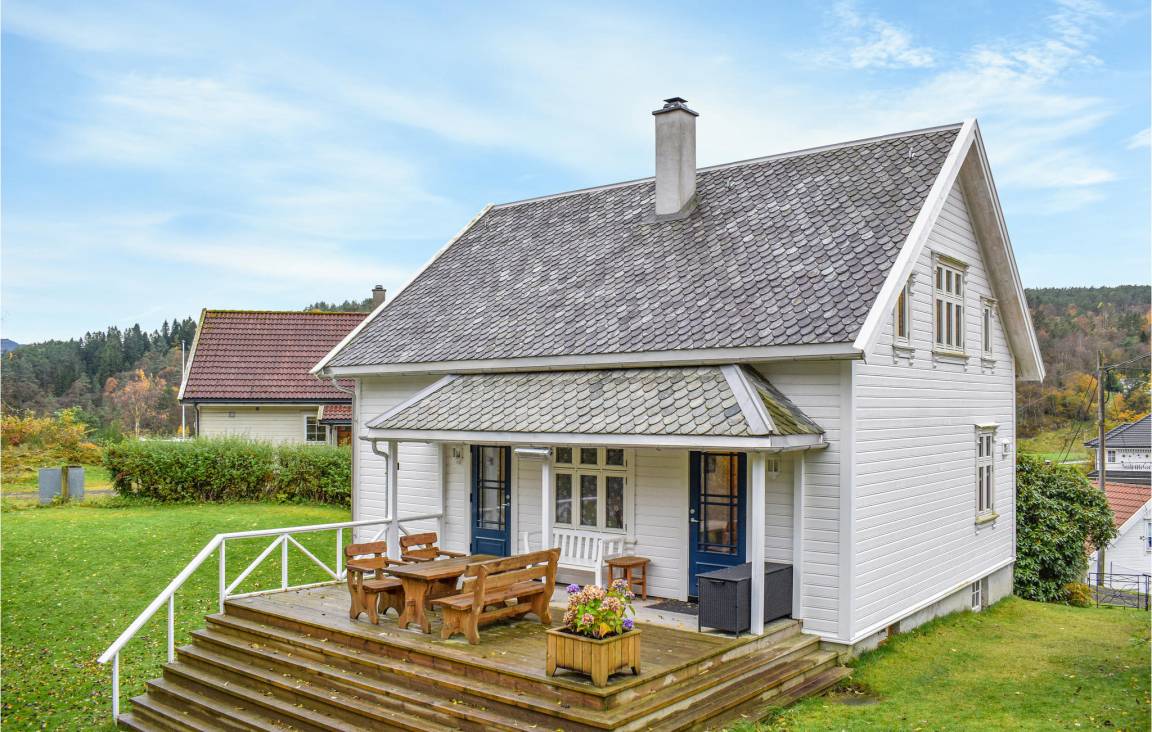 100 M² Farmhouse ∙ 4 Bedrooms ∙ 8 Guests - Vikedal