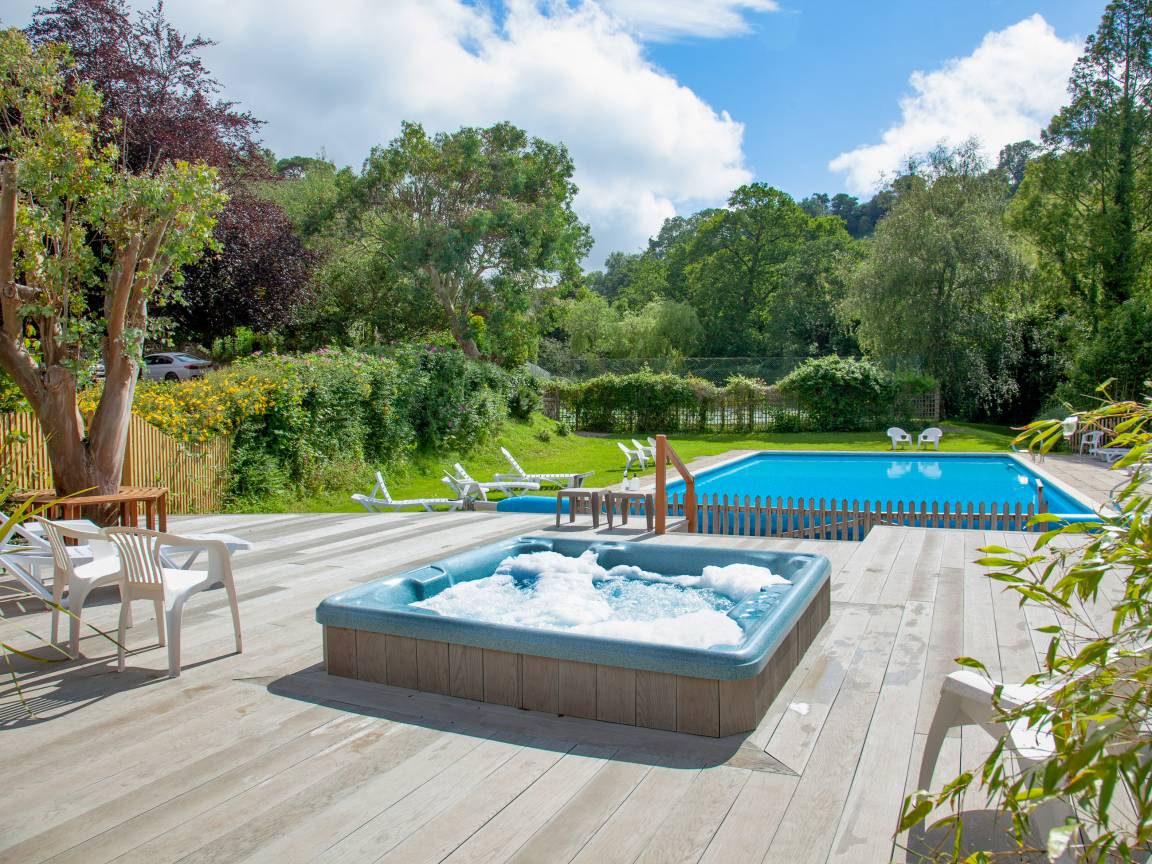 Cottage ∙ 2 Bedrooms ∙ 4 Guests - Totnes