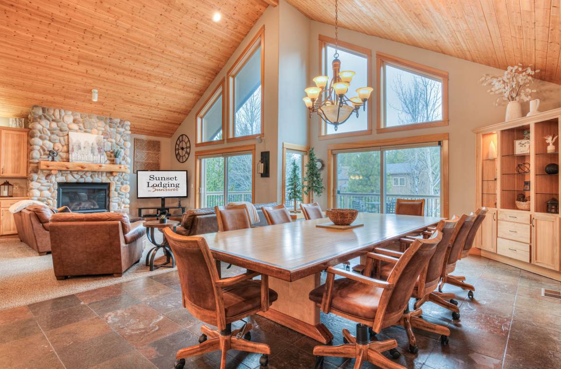 330 M² House ∙ 5 Bedrooms ∙ 16 Guests - Oregon