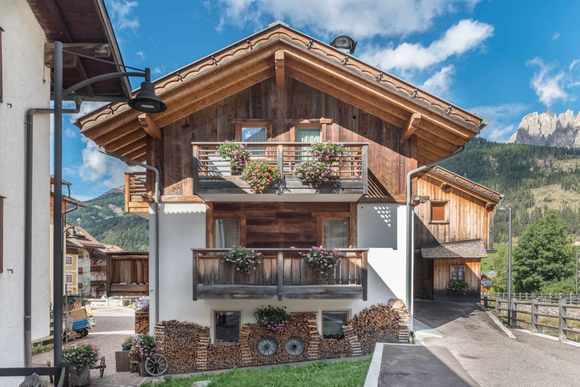 85 M² Appartamento Vacanza ∙ 2 Camere Da Letto ∙ 6 Ospiti - Val di Fassa