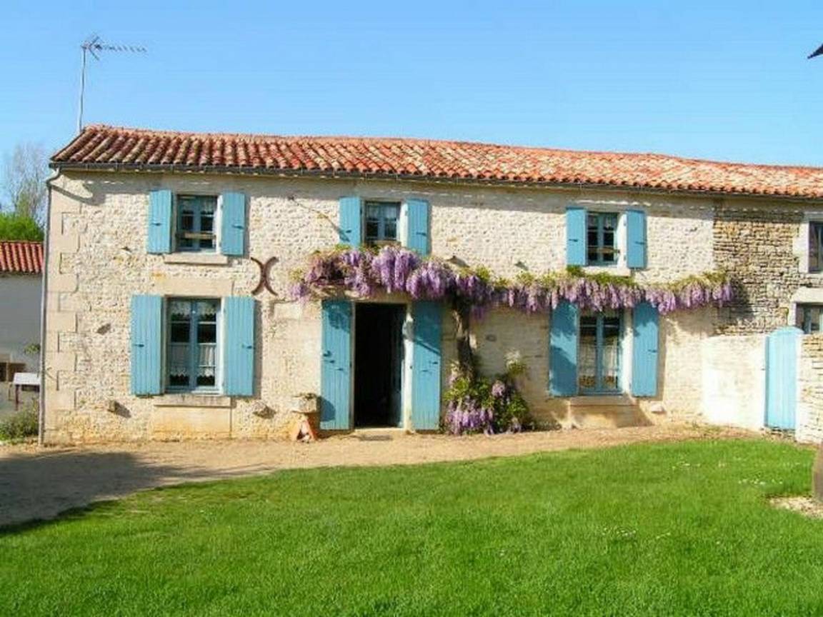 140 M² Cottage ∙ 4 Bedrooms ∙ 8 Guests - Loire