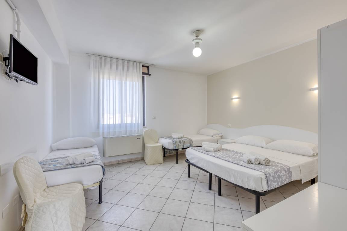 25 M² Albergue ∙ 1 Habitación ∙ 4 Huéspedes - Ugento