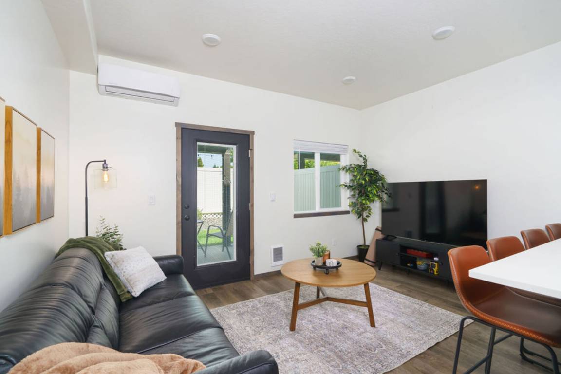 102 M² House ∙ 2 Bedrooms ∙ 4 Guests - Coeur d'Alene, ID