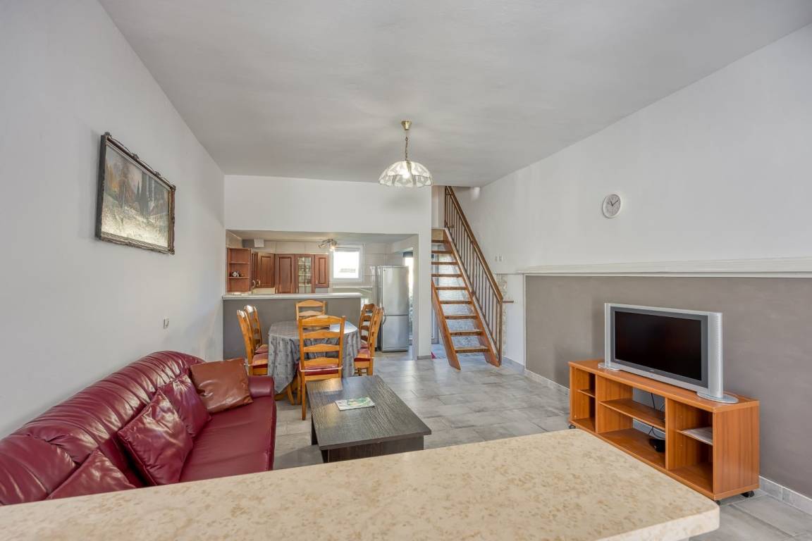 75 M² Apartment ∙ 2 Bedrooms ∙ 5 Guests - Poreč