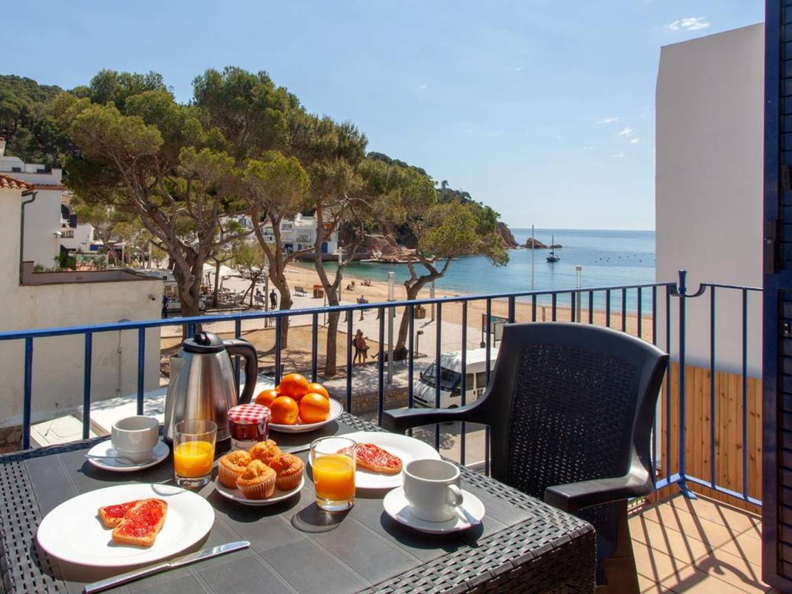 79 M² Apartment ∙ 3 Bedrooms ∙ 8 Guests - Llafranc