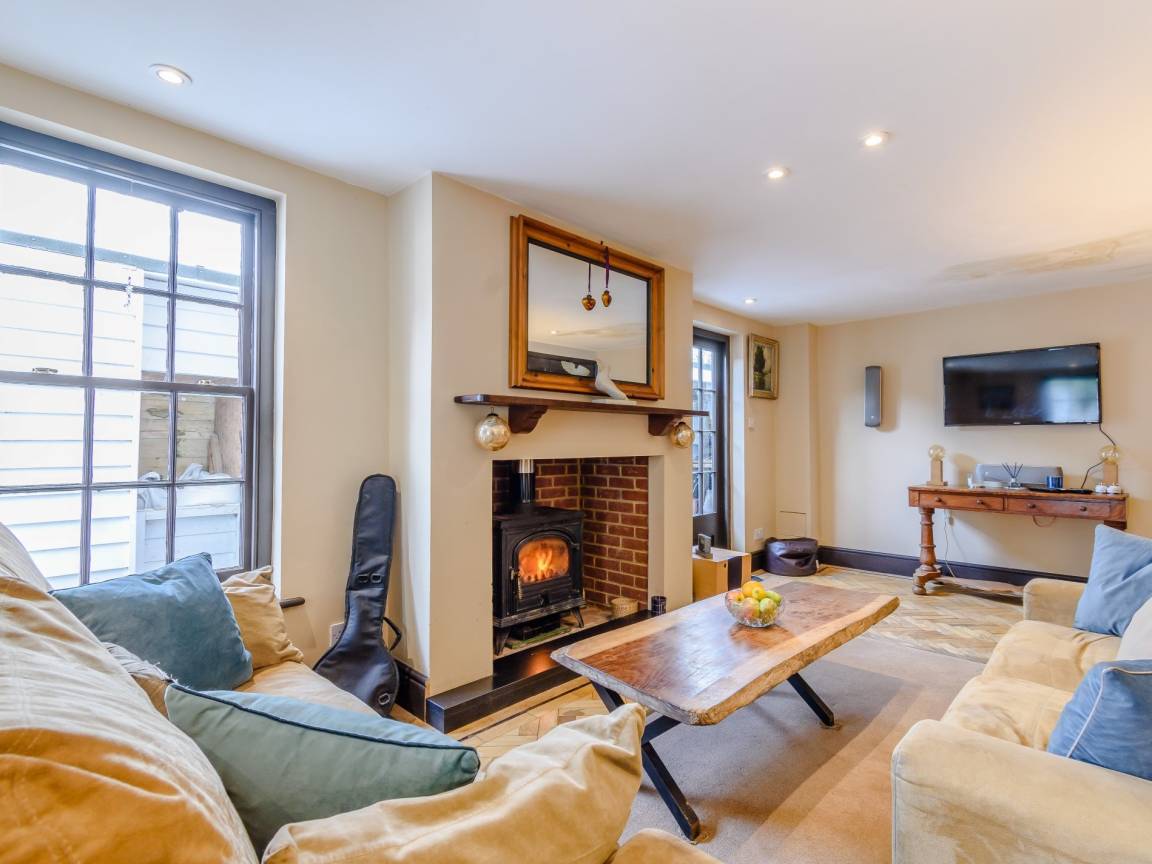 Cottage ∙ 3 Bedrooms ∙ 6 Guests - Faversham