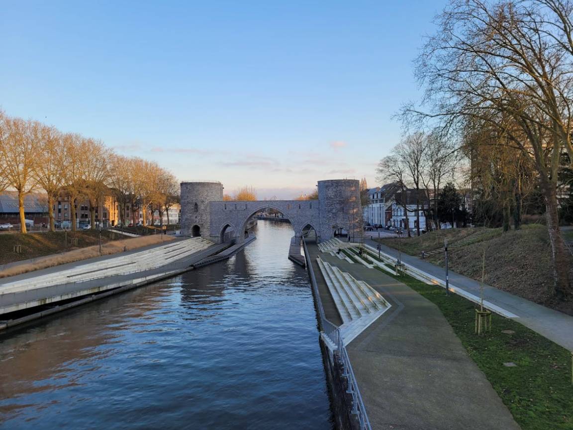 192 M² Maison De Vacances ∙ 4 Chambres ∙ 5 Personnes - Tournai