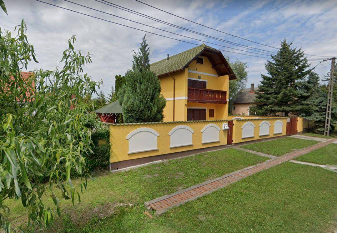 300 M² House ∙ 6 Bedrooms ∙ 16 Guests - Lake Balaton