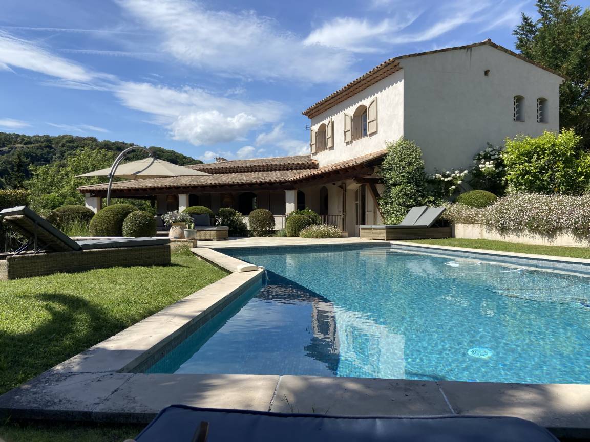 250 M² Villa ∙ 5 Makuuhuonetta ∙ 12 Vierasta - Antibes