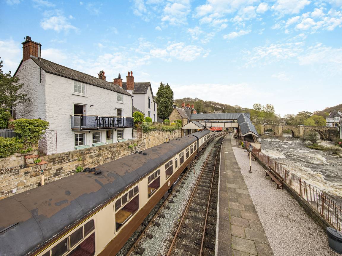 Cottage ∙ 3 Bedrooms ∙ 6 Guests - Llangollen