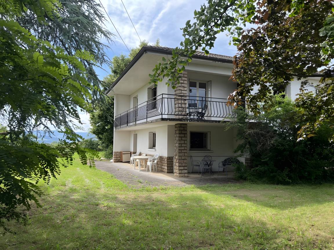 120 M² House ∙ 4 Bedrooms ∙ 8 Guests - Mâcon