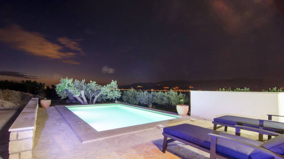 60 M² Ferienhaus ∙ 1 Schlafzimmer ∙ 4 Gäste - Dugi Rat