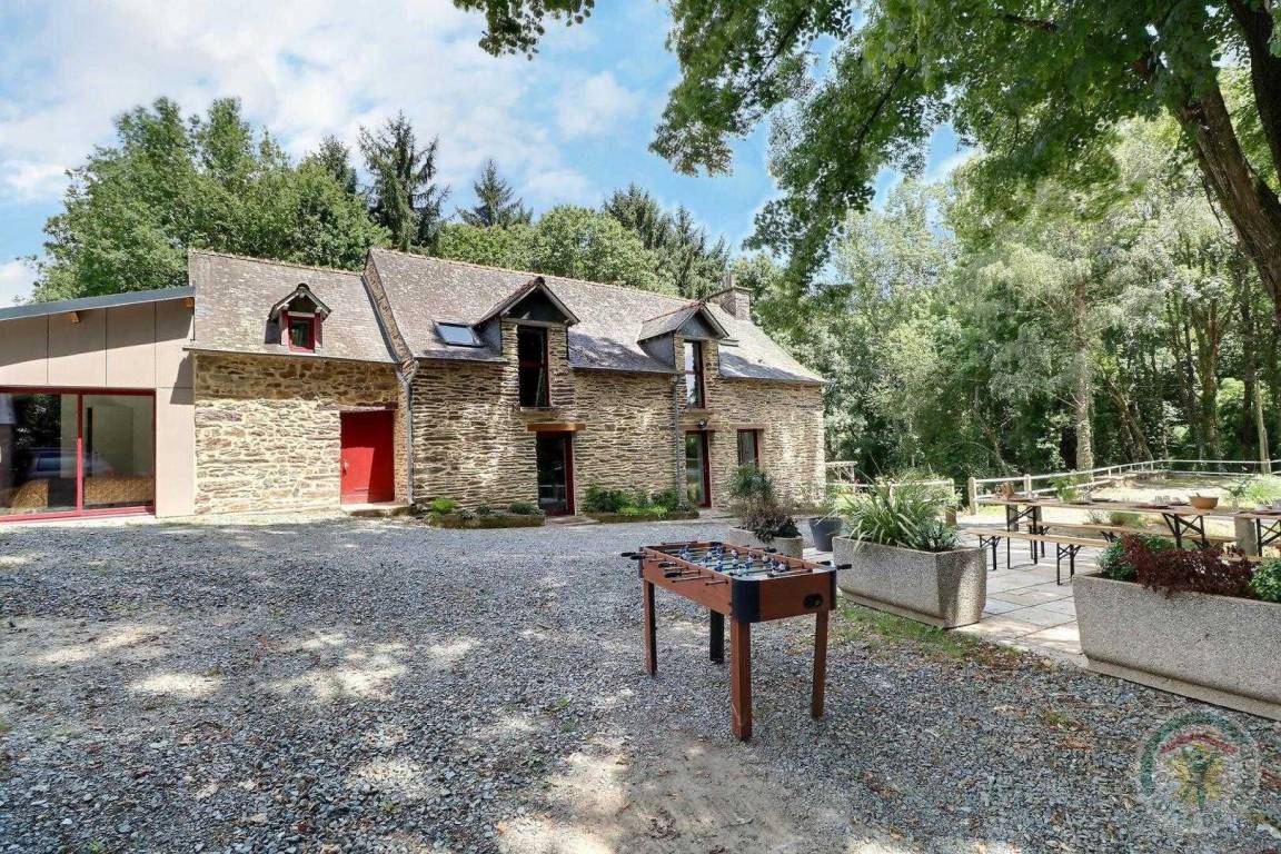 195 M² Gîte ∙ 5 Chambres ∙ 15 Personnes - Bruz