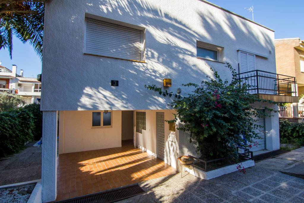 280 M² House ∙ 4 Bedrooms ∙ 8 Guests - Cadaqués