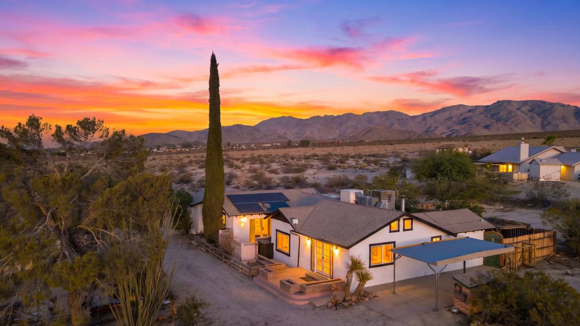 158 M² Villa ∙ 4 Bedrooms ∙ 8 Guests - Twentynine Palms, CA