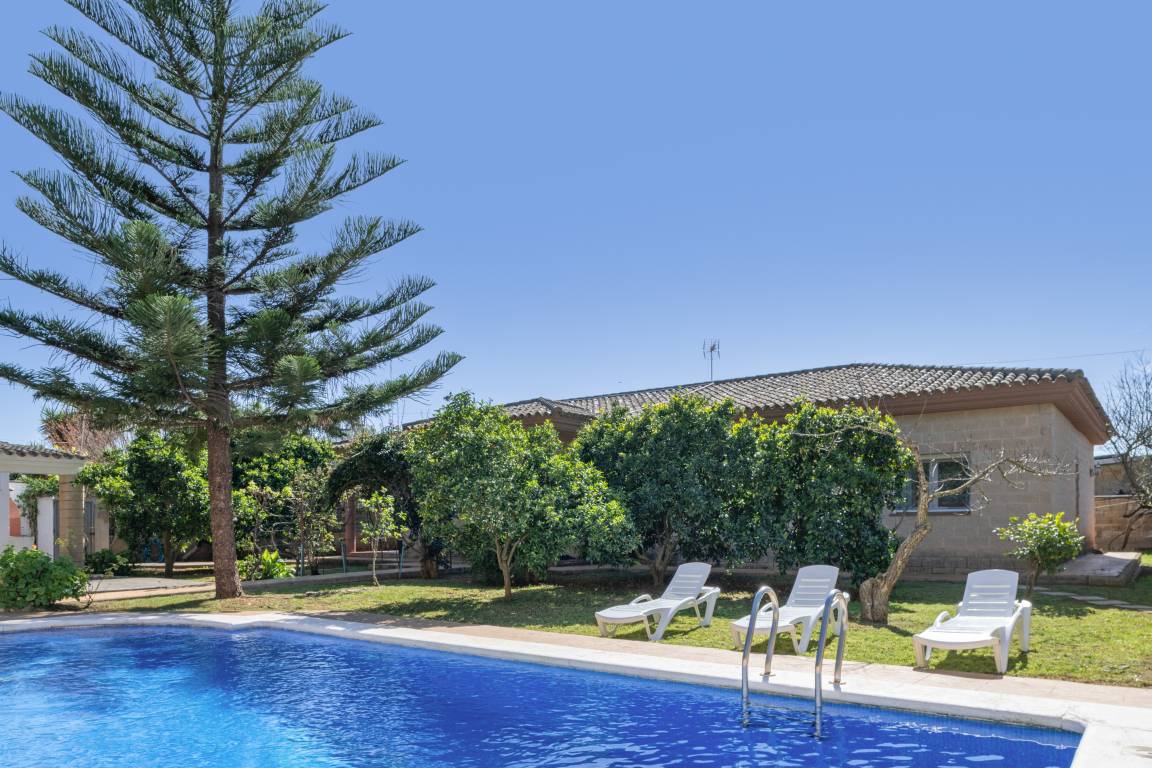 140 M² House ∙ 4 Bedrooms ∙ 12 Guests - Chiclana de la Frontera