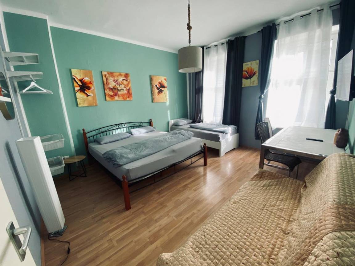 70 M² Apartment ∙ 3 Bedrooms ∙ 7 Guests - Mülheim an der Ruhr
