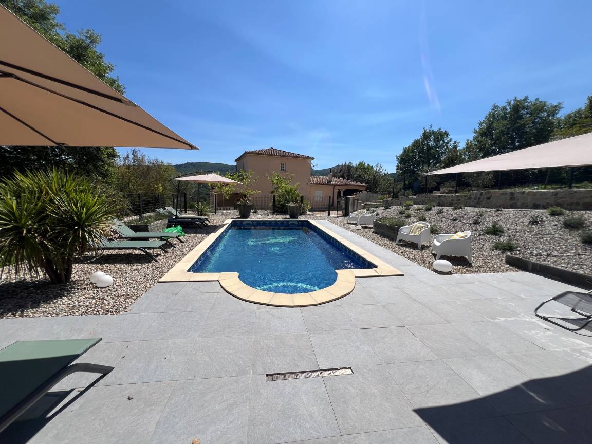 260 M² Villa ∙ 6 Slaapkamers ∙ 12 Gasten - Saint-Ambroix