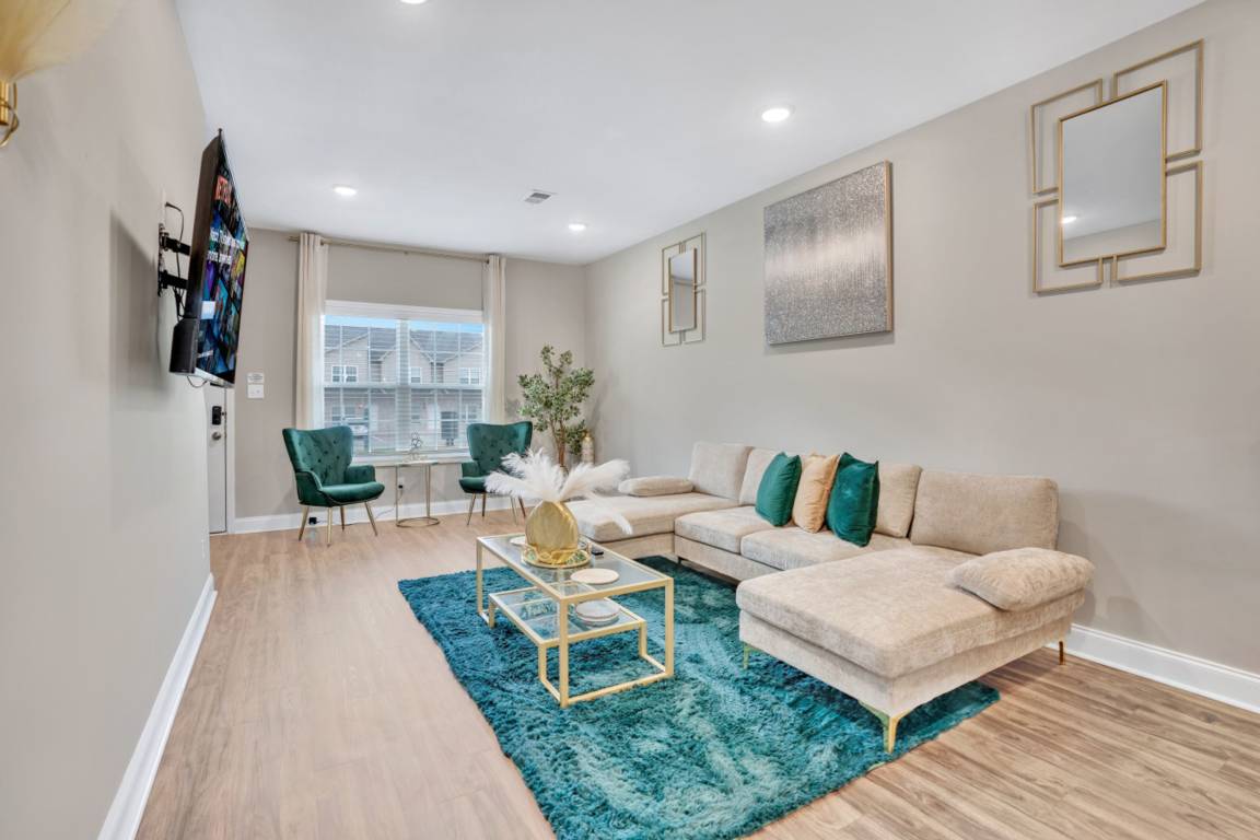 House ∙ 1 Bedroom ∙ 4 Guests - Clarksville, TN