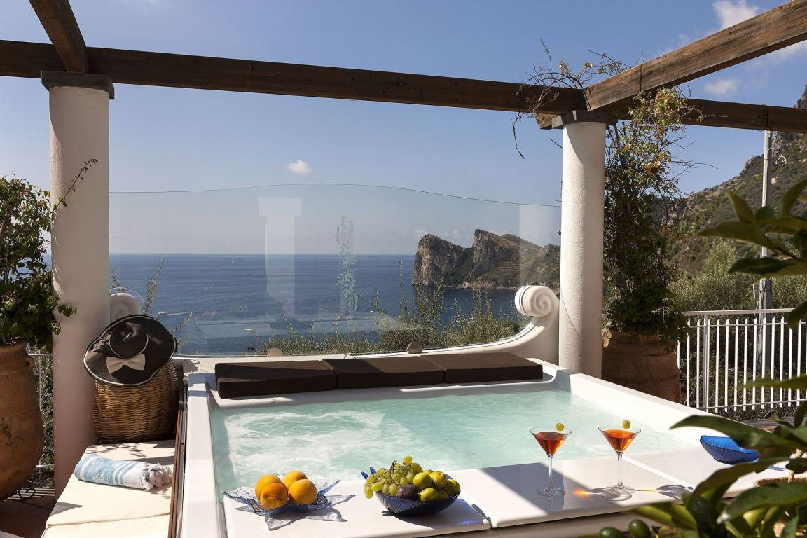 Villa ∙ 7 Bedrooms ∙ 14 Guests - Massa Lubrense