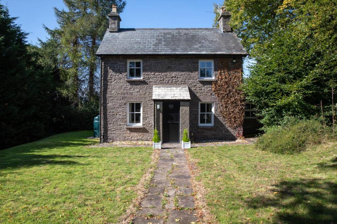 Cottage ∙ 3 Bedrooms ∙ 6 Guests - Llangorse Lake