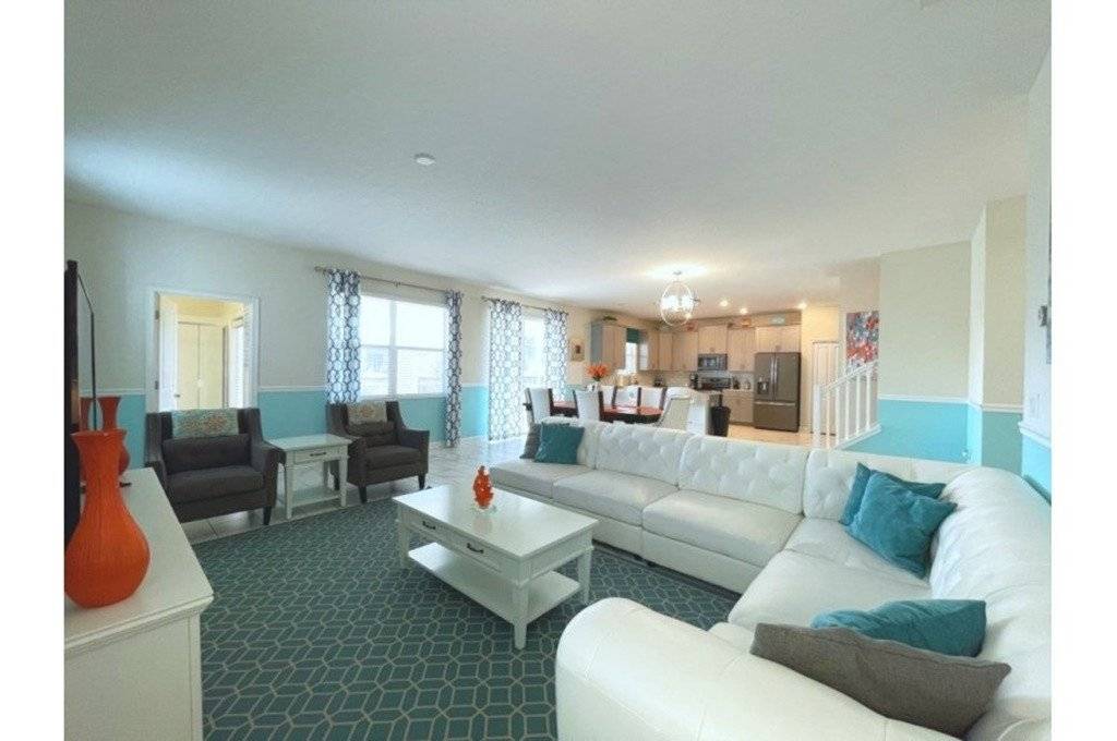 310 M² Talo ∙ 6 Makuuhuonetta ∙ 14 Vierasta - Orlando