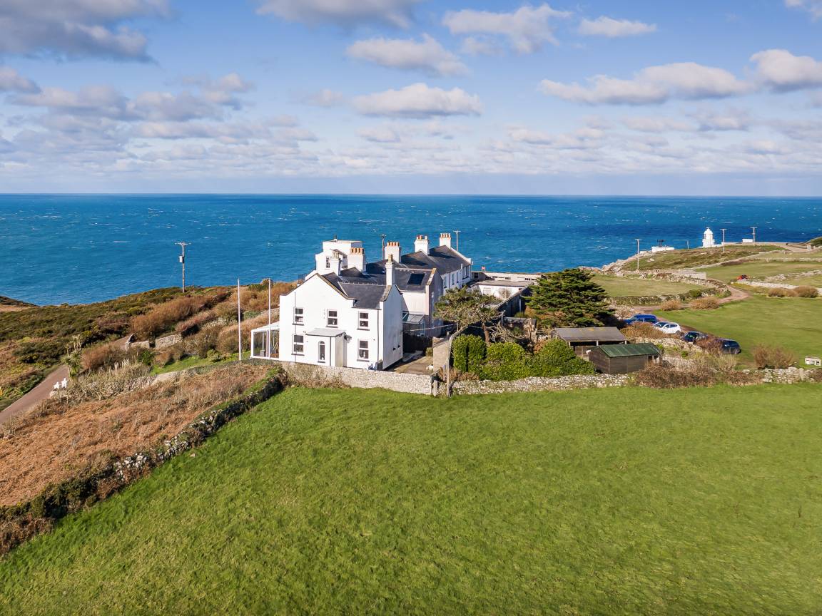 Cottage ∙ 4 Bedrooms ∙ 8 Guests - Saint Just