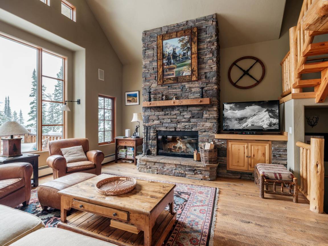 House ∙ 4 Bedrooms ∙ 10 Guests - Big Sky, MT