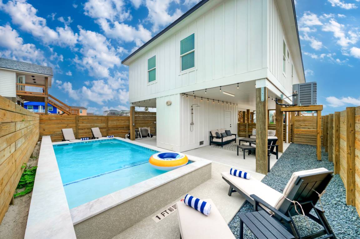 140 M² House ∙ 8 Bedrooms ∙ 24 Guests - Corpus Christi, TX