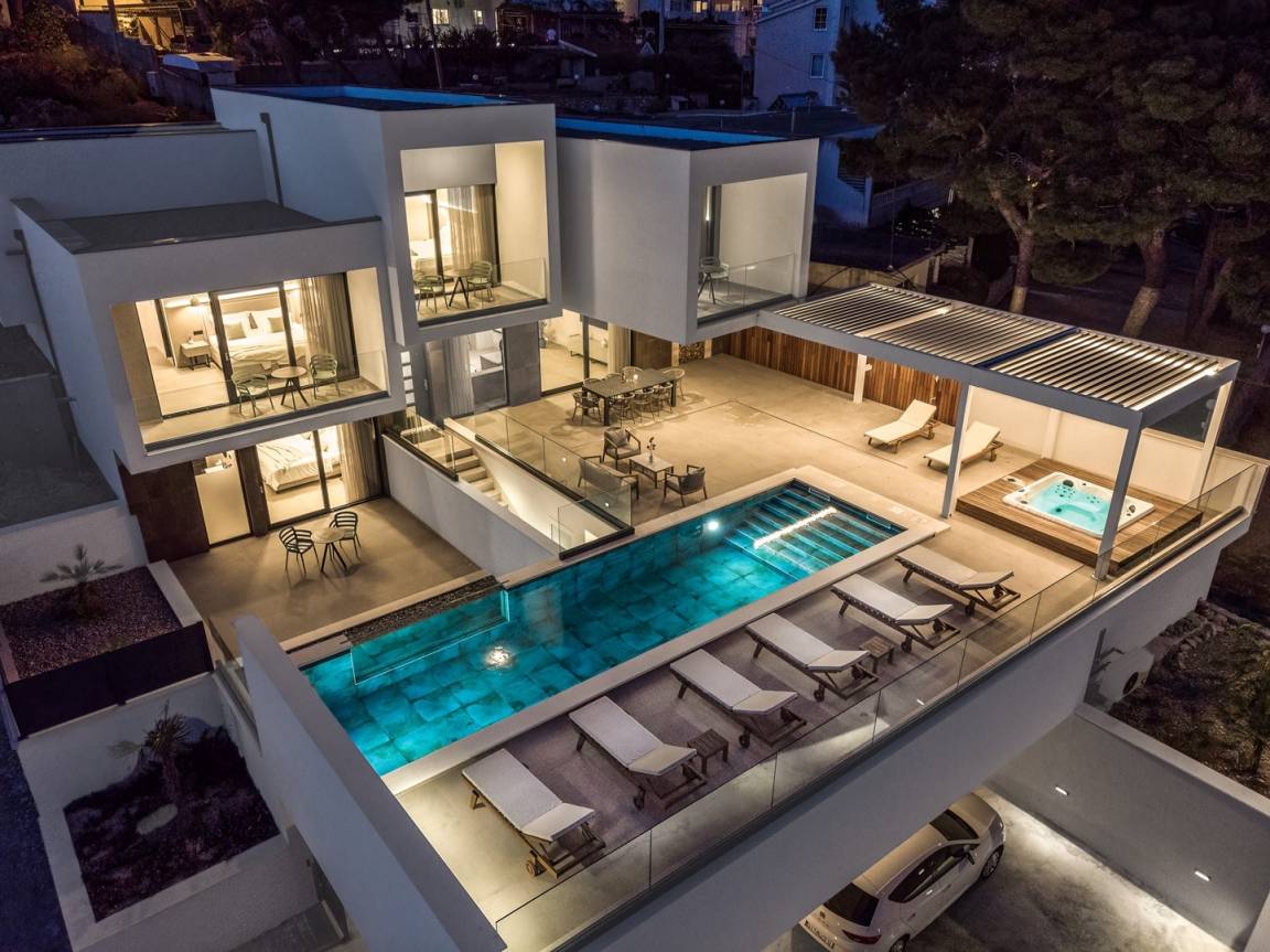 290 M² Villa ∙ 4 Schlafzimmer ∙ 10 Gäste - Omiš