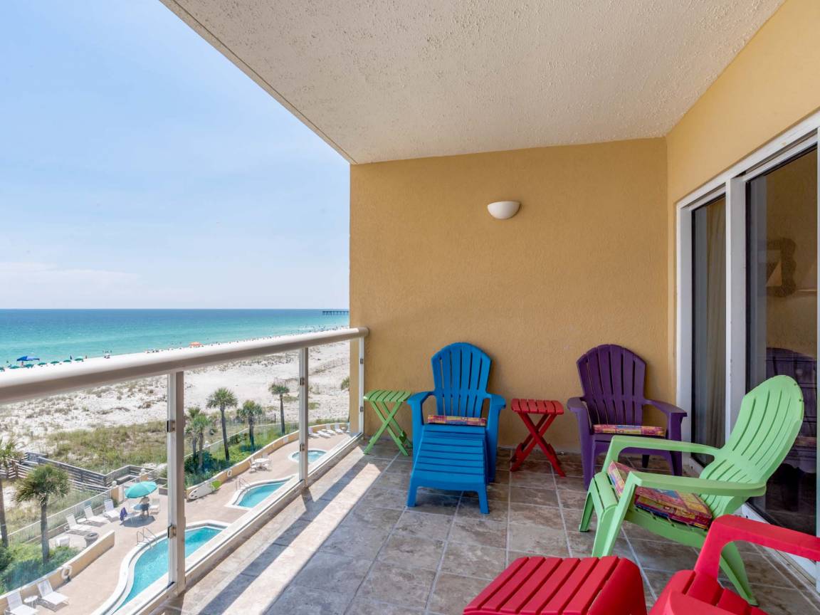 149 M² Condo ∙ 3 Bedrooms ∙ 8 Guests - Pensacola Beach, FL