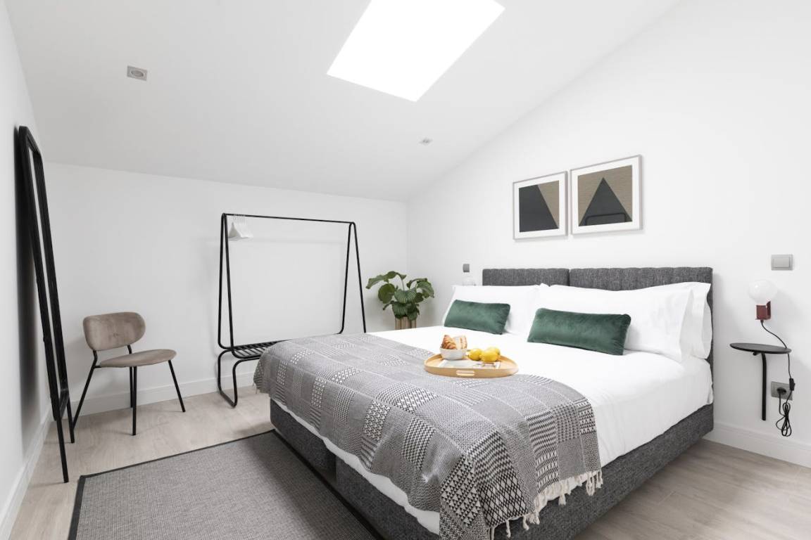 77 M² Apartamento ∙ 3 Quartos ∙ 5 Hóspedes - Madrid