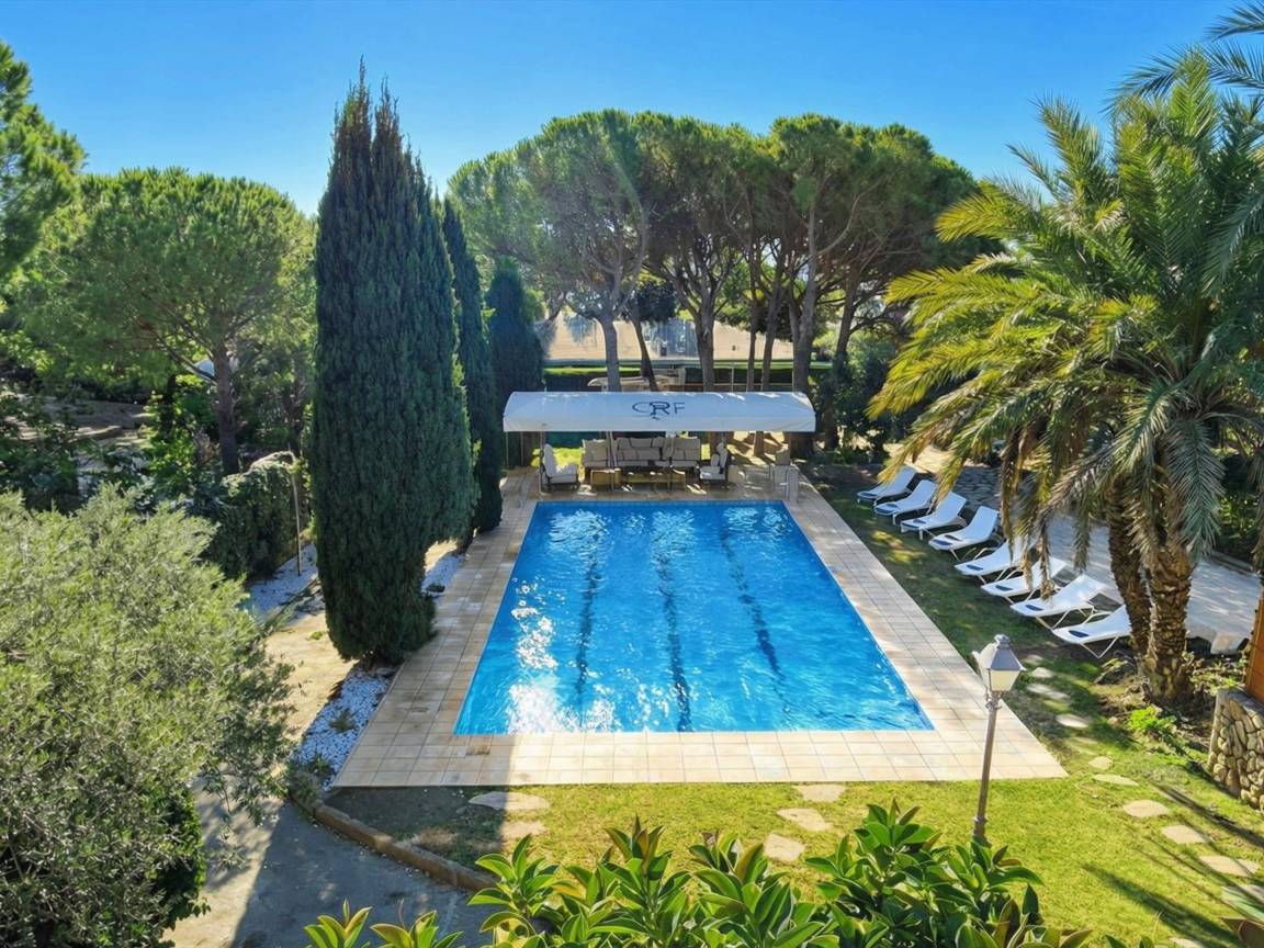 400 M² Villa ∙ 5 Schlafzimmer ∙ 18 Gäste - Sitges