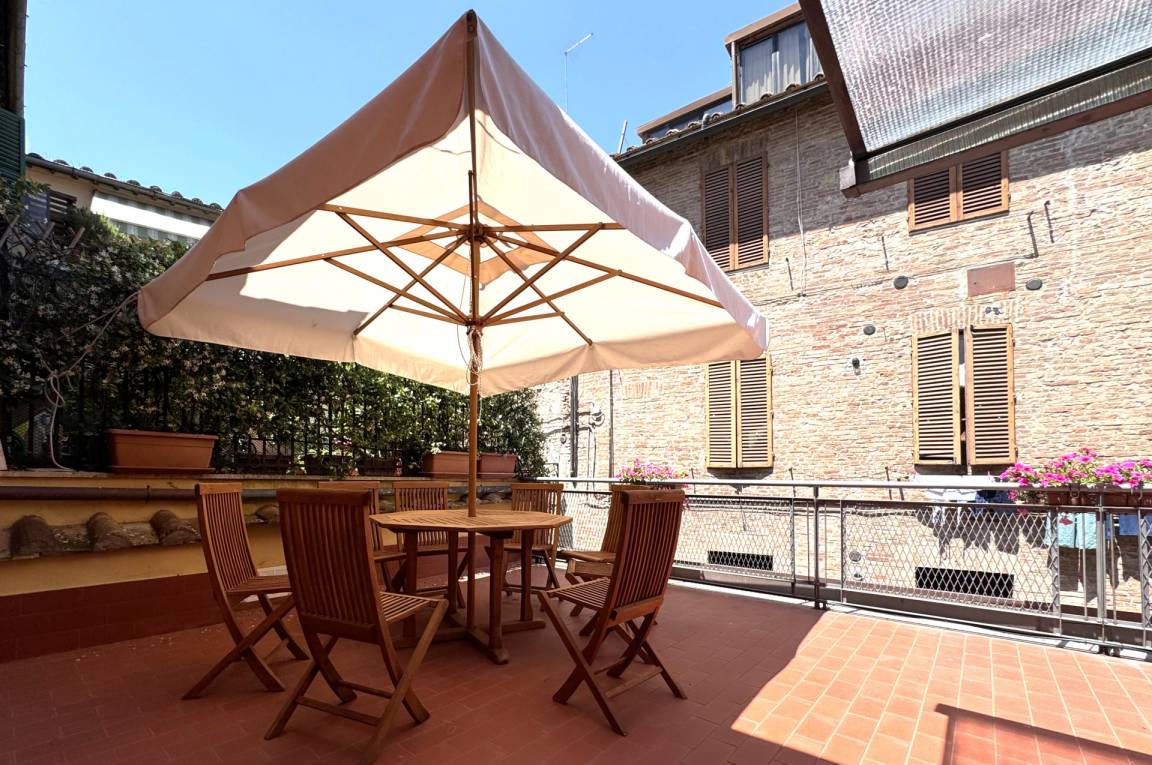 160 M² Apartamento ∙ 2 Quartos ∙ 5 Hóspedes - Siena