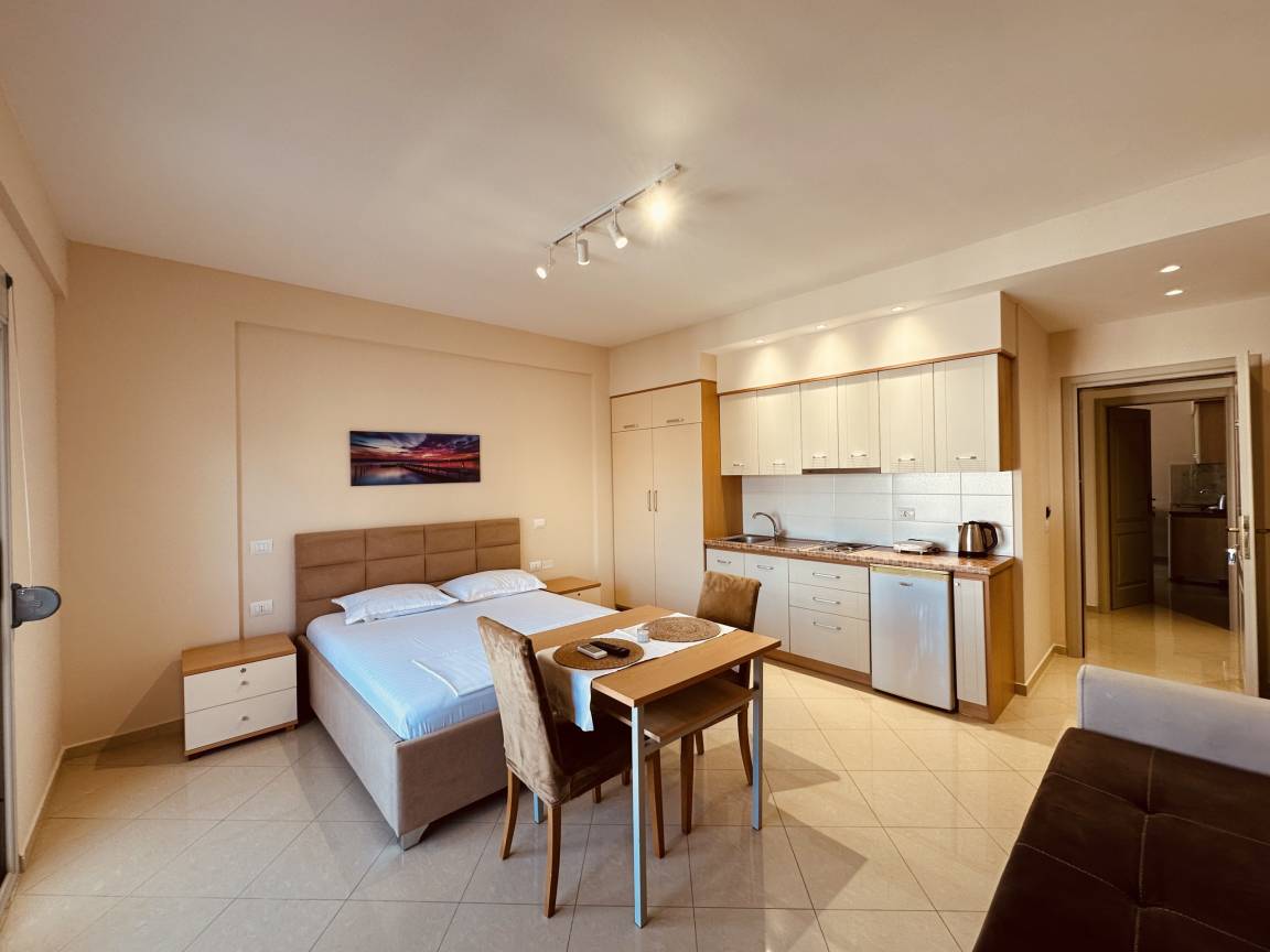 35 M² Studio Flat ∙ 1 Bedroom ∙ 3 Guests - Vlorë