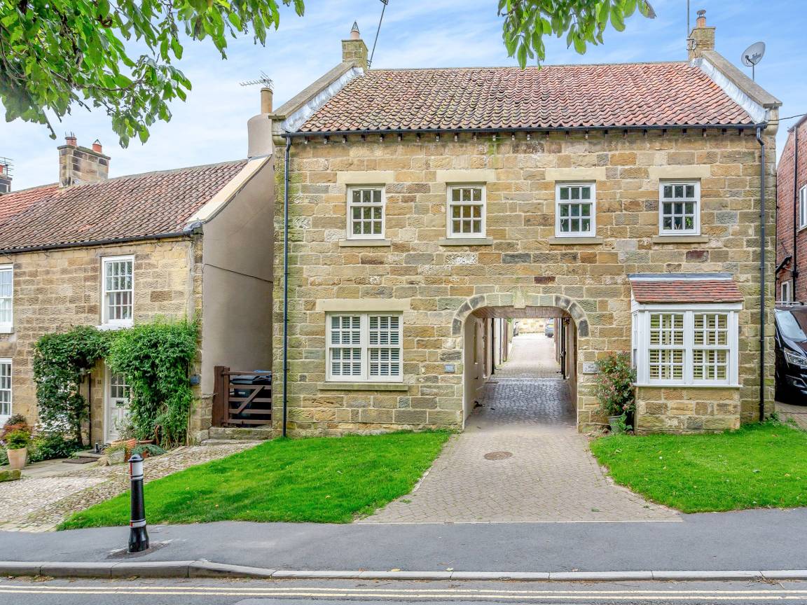 Cottage ∙ 4 Bedrooms ∙ 8 Guests - North Yorkshire