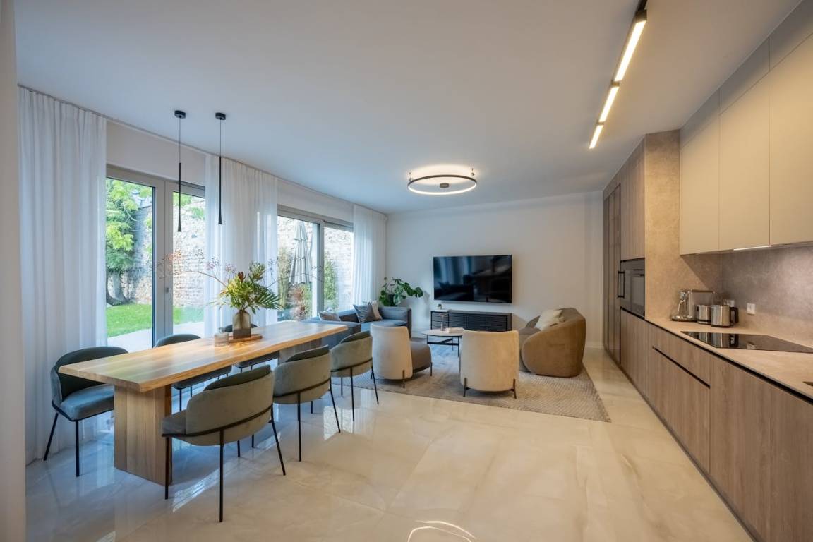 200 M² House ∙ 3 Bedrooms ∙ 6 Guests - Berlin