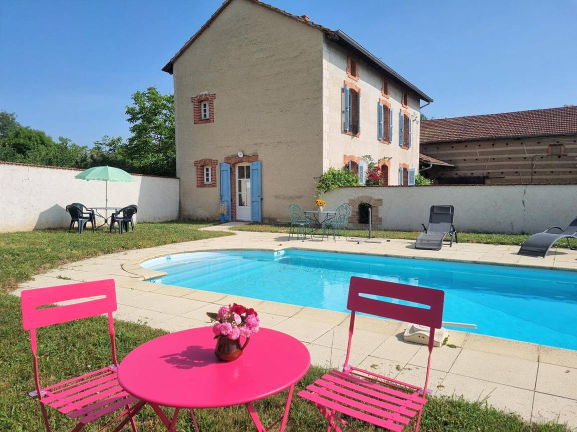 150 M² Cottage ∙ 4 Chambres ∙ 8 Personnes - Chalmazel