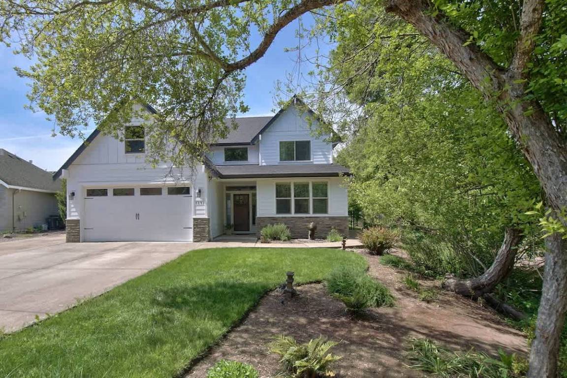 228 M² House ∙ 4 Bedrooms ∙ 7 Guests - McMinnville, OR