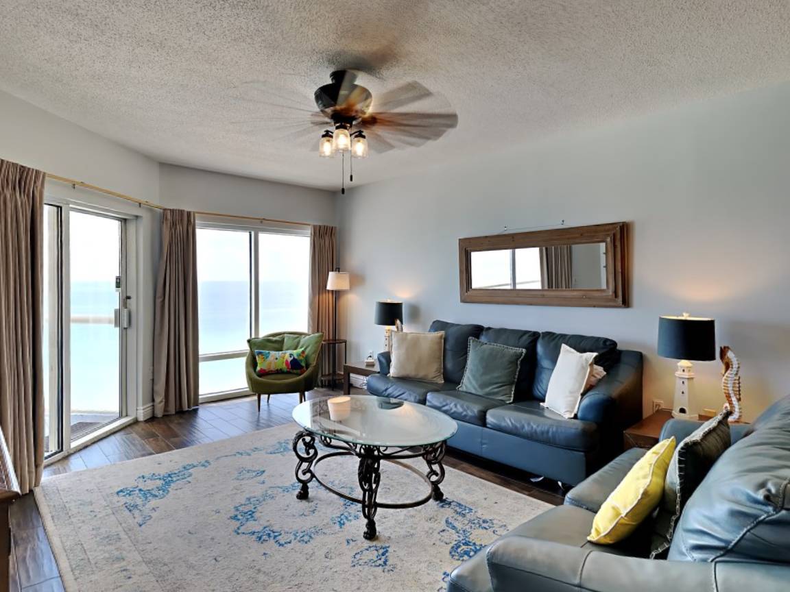 102 M² Condo ∙ 2 Bedrooms ∙ 6 Guests - Pensacola Beach, FL