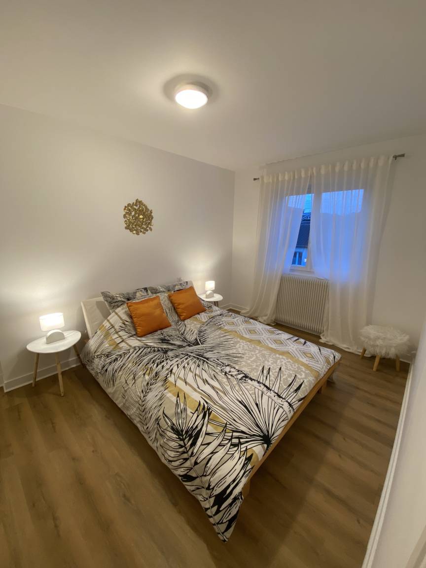 82 M² Ferienwohnung ∙ 3 Schlafzimmer ∙ 6 Gäste - Angoulême