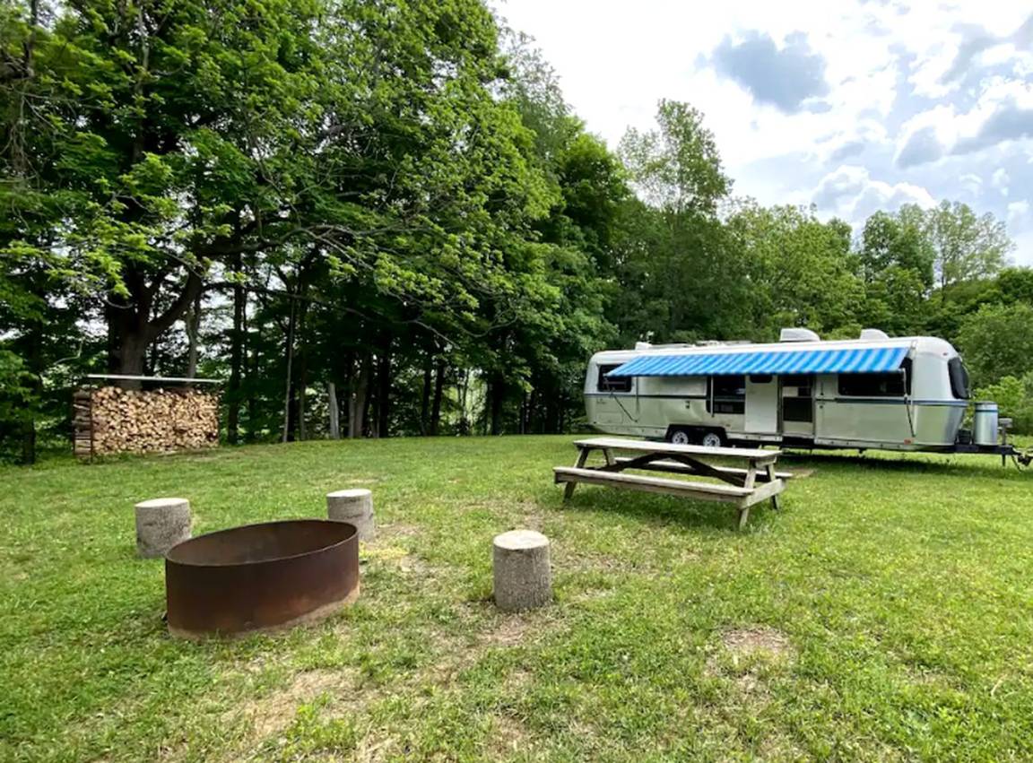Caravan ∙ 1 Bedroom ∙ 6 Guests - Laurelville, OH