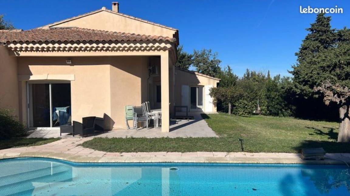 150 M² Maison De Vacances ∙ 8 Chambres ∙ 12 Personnes - Pernes-les-Fontaines