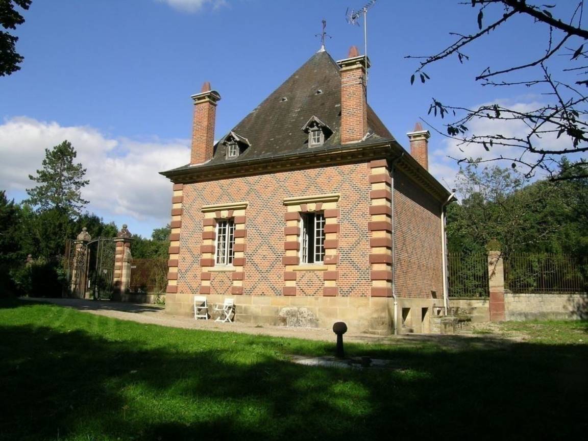 120 M² Cottage ∙ 4 Bedrooms ∙ 8 Guests - Auvergne